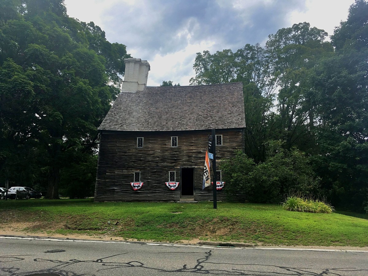 The Arnold House: 1693 Stone-Ender in Lincoln, RI – The Historic New ...
